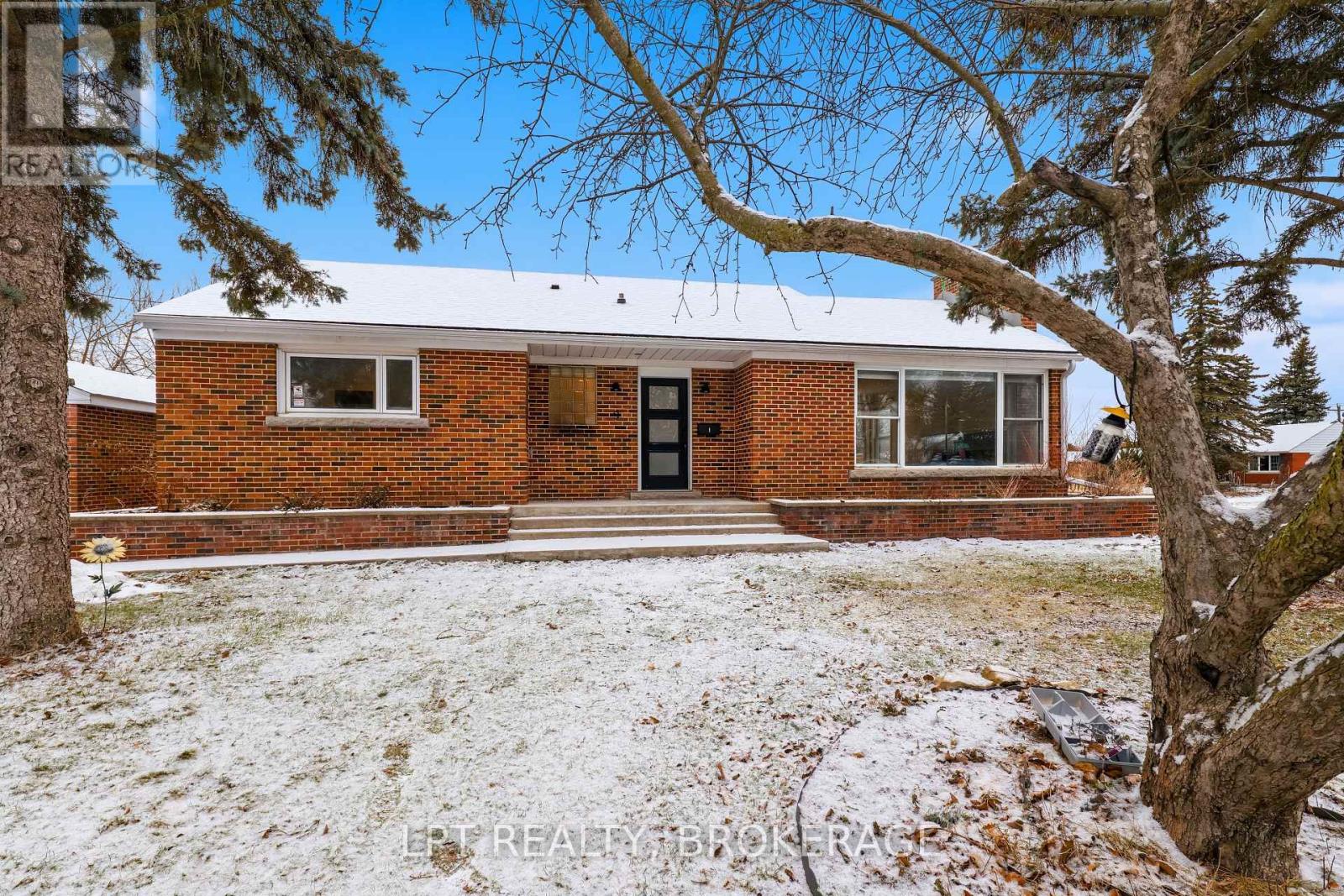 9 ELIZABETH AVENUE, Kingston - Lindsay Wilbraham - RE/MAX Finest Realty